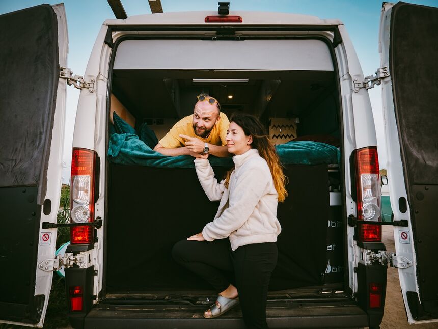Van life nie jest dla par o krótkim stażu. Jak się żyje w vanie ...