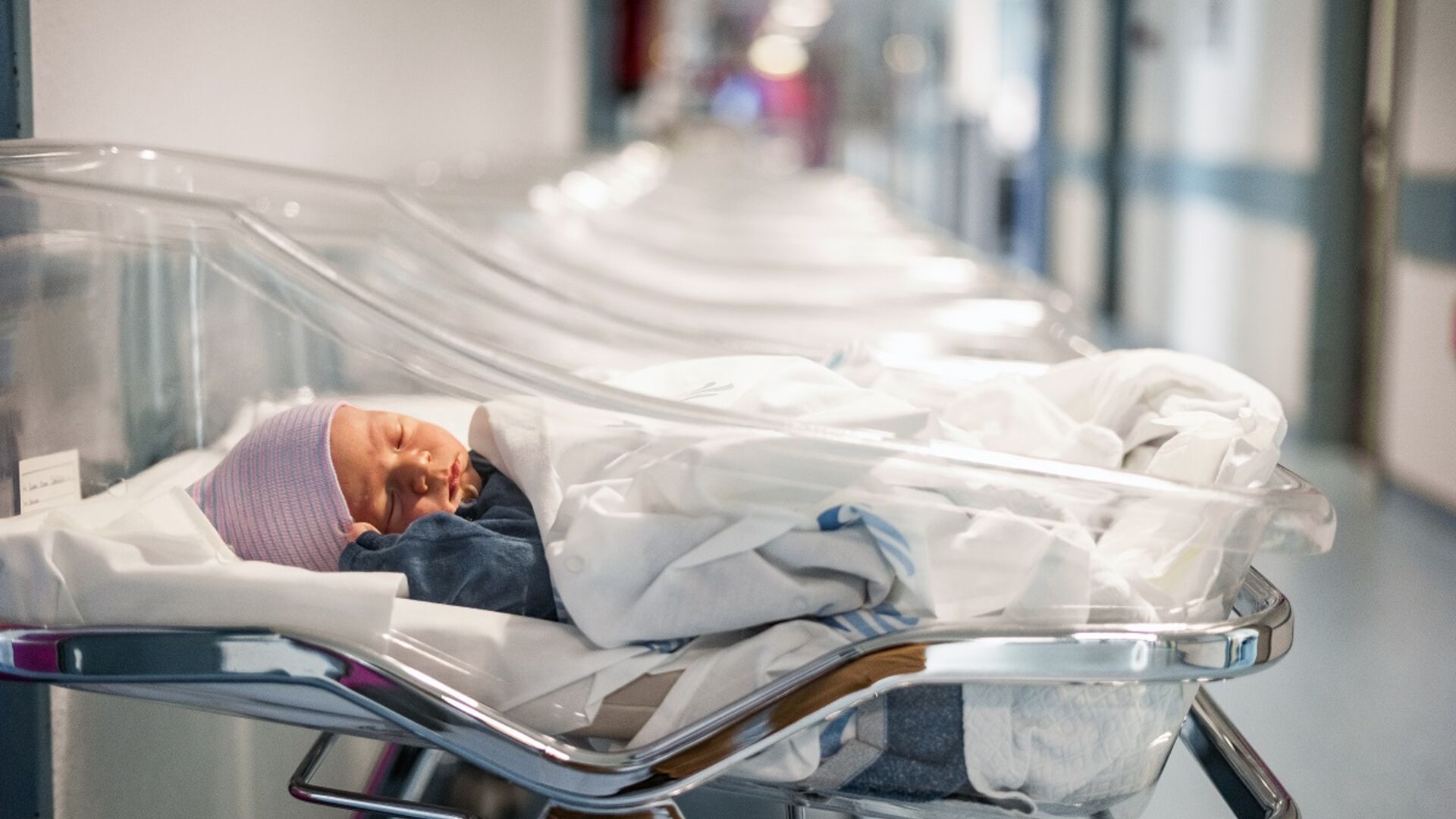 Najstarszy noworodek świata: dziewczynka pobiła rekord siostry ...